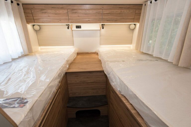 Bavaria I740 FGJ Nomade, un camping-car intégral chic et confortable ...